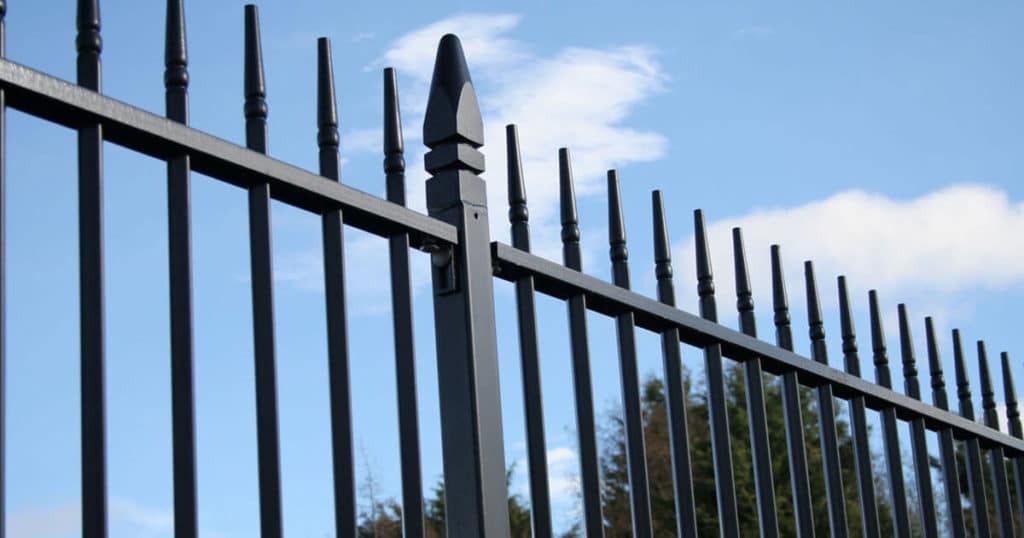 What are vertical bar railings? - RTC Fencing